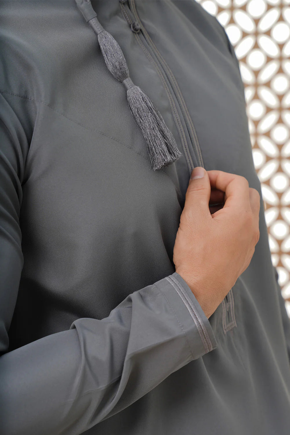 Boys Faris Omani Jubba/Thobe Charcoal – The Hijab World